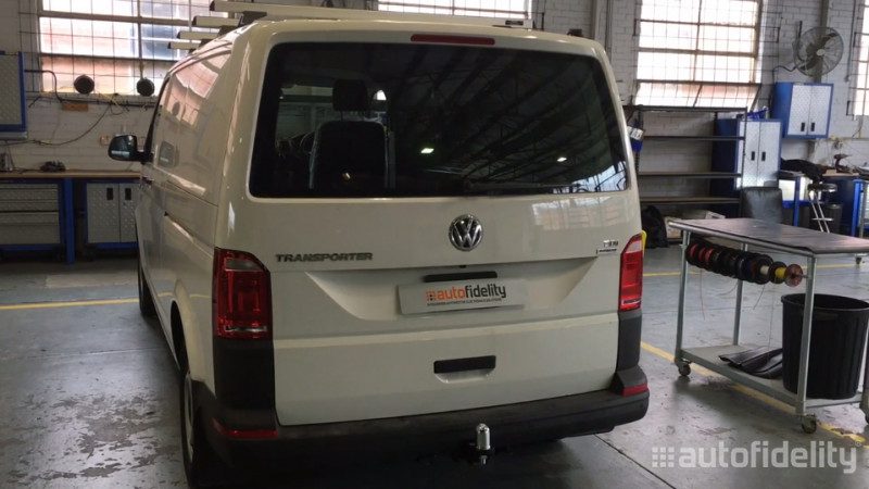 Volkswagen Transporter T6 Integrated Rear View Camera System into ...