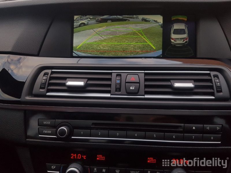 Integrated Rear View Camera System with Dynamic Guidelines for BMW 5 ...